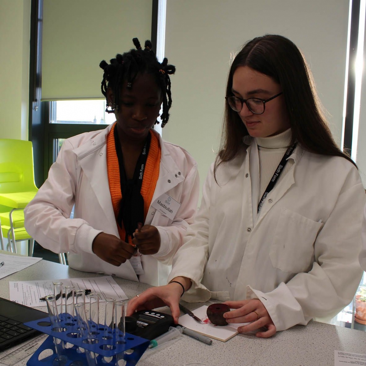 Scott Medical & Healthcare College - Students experiment with Beetroot!